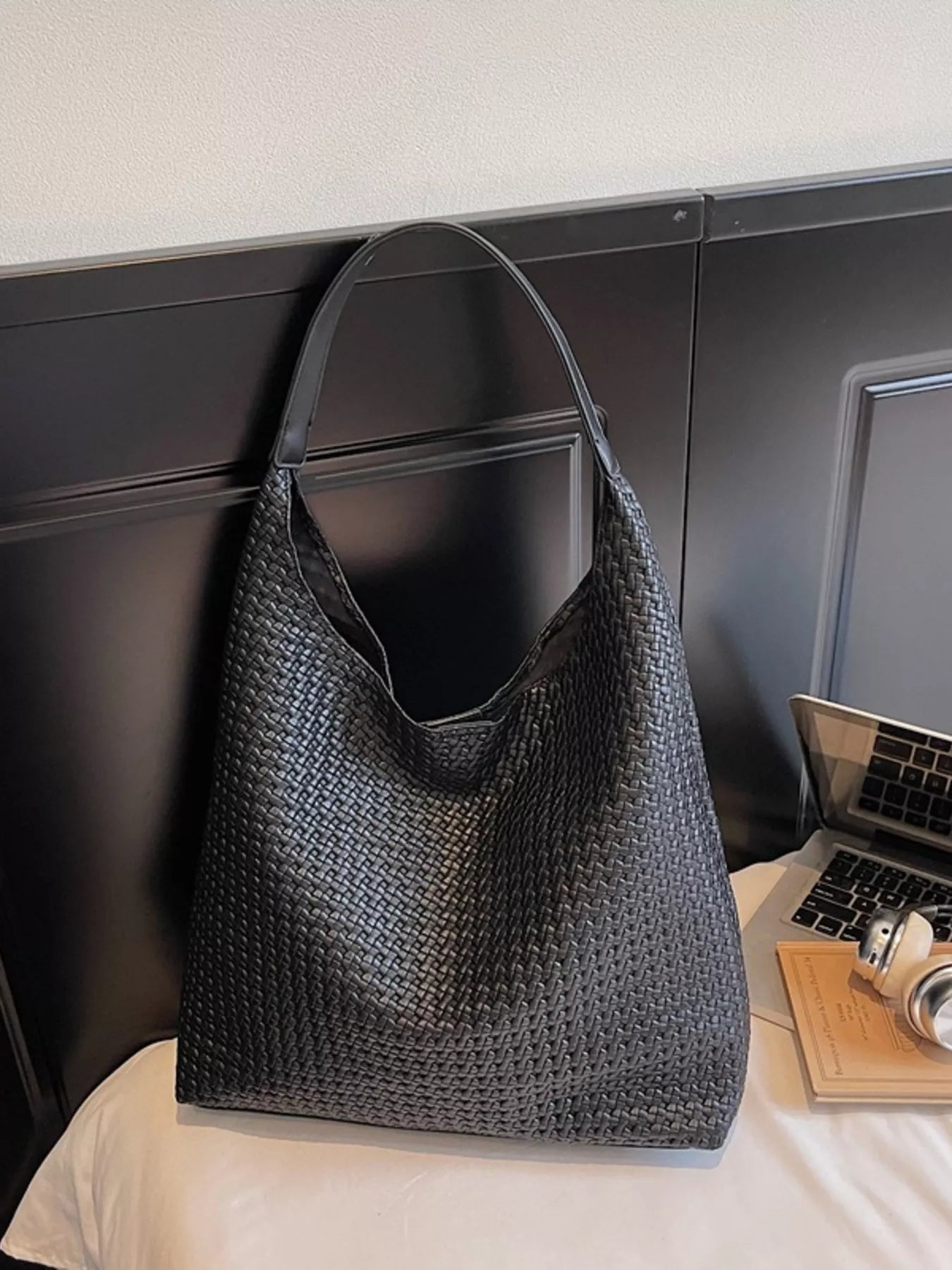 London Skye Shoulder Handbag
